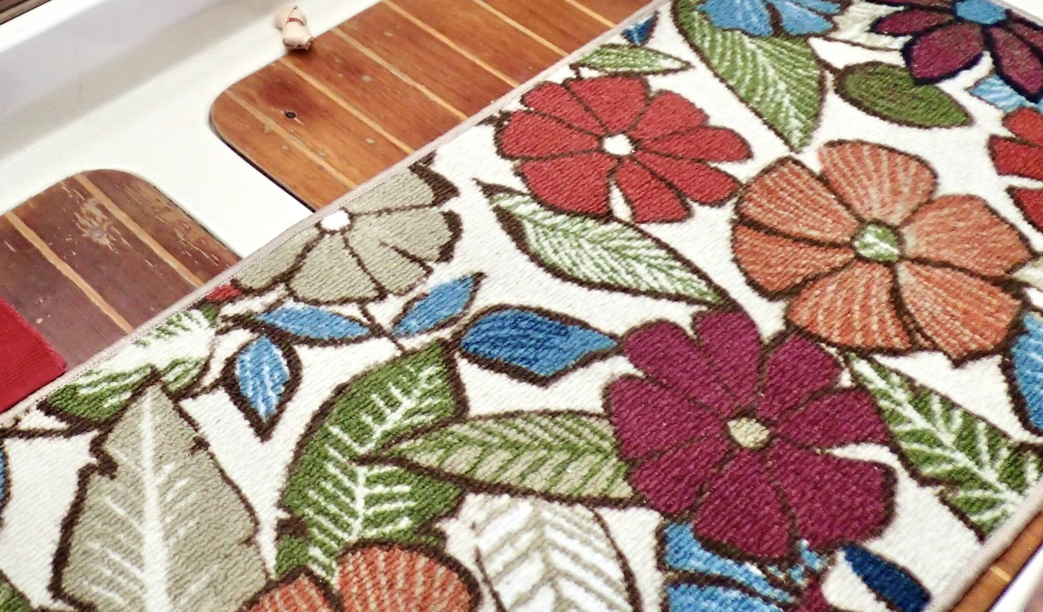 Choosing Boat Rugs - The Boat Galley